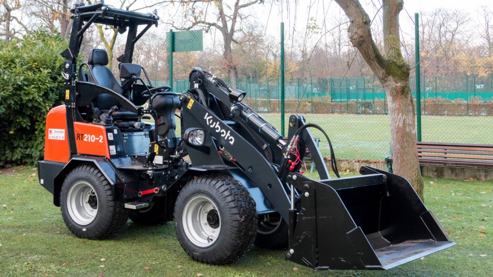 EHN Magazine - Kubota UK launches new compact loaders and telehandlers
